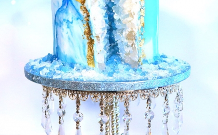 60+ examples of one of the most stylish desserts – the geode cake