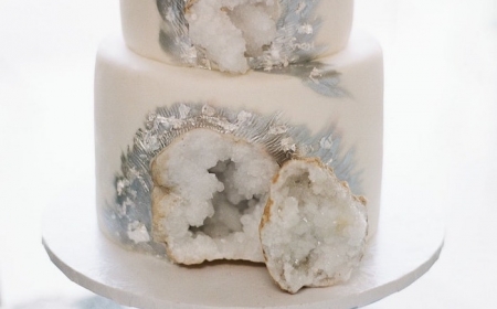 60+ examples of one of the most stylish desserts – the geode cake
