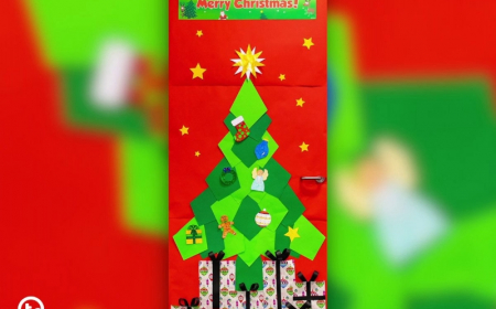 Become everyone’s favorite teacher with these Christmas door ...
