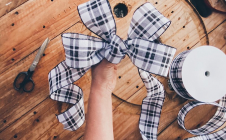 How to make a bow for a Christmas tree: 3 easy DIY ideas