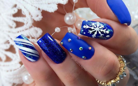 Icy blue Christmas nail designs you have to try - archziner.com