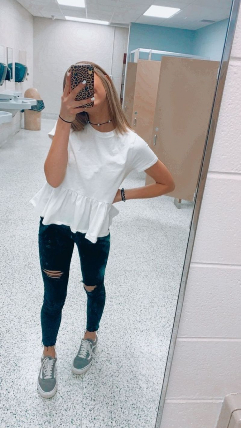Make a statement with these high school cute baddie outfits to rock in 2022