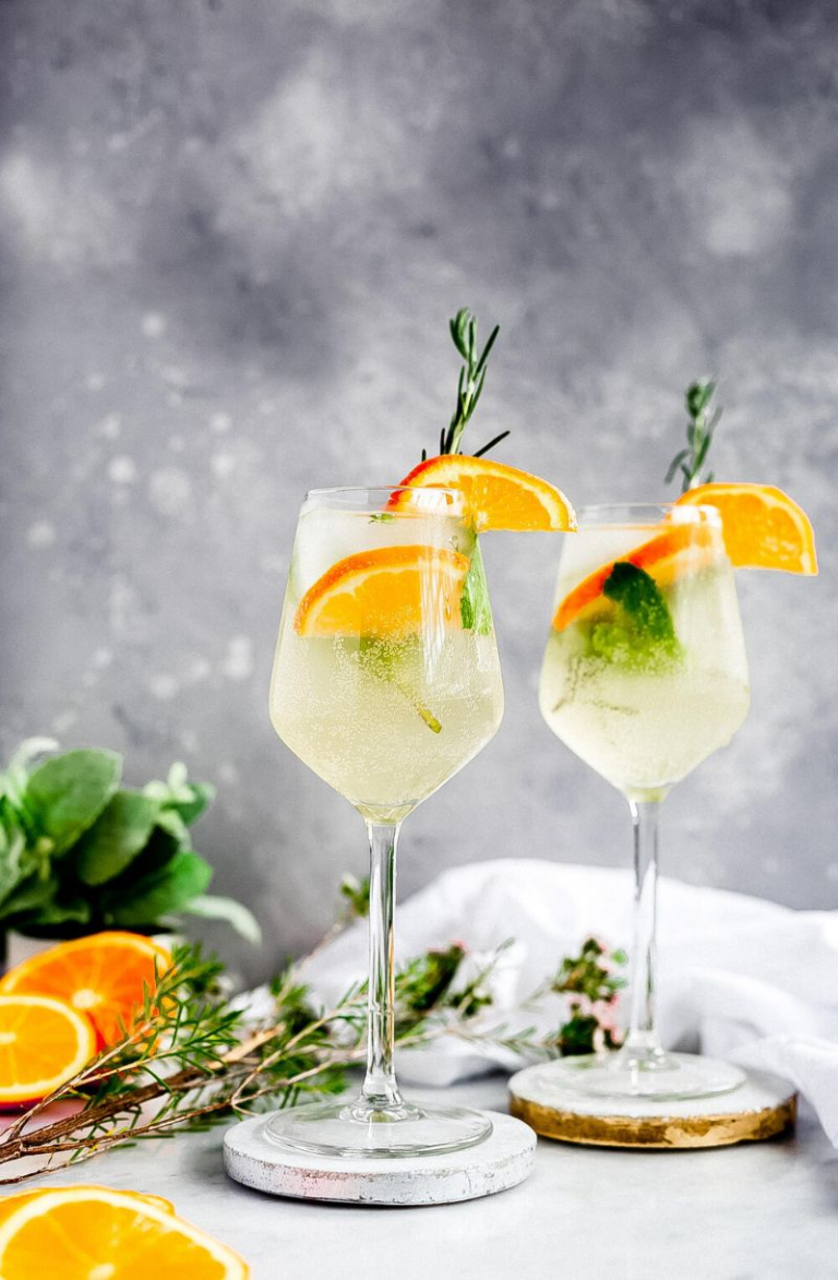 15 Prosecco cocktails for a bubbly, festive mood - archziner.com
