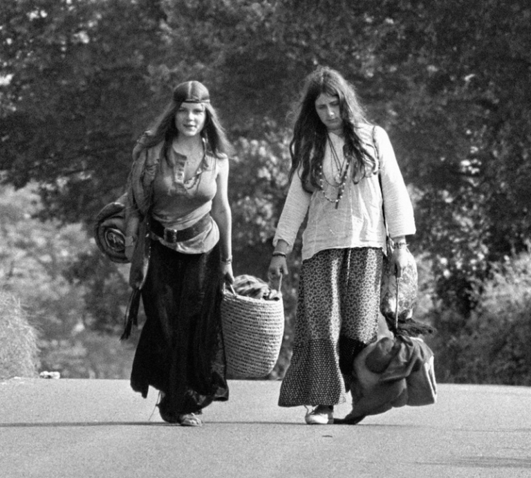 15+ Hippie Hairstyles To Embrace Your Inner Flower Child – Archziner.com