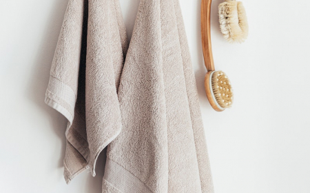 How To Dry Brush: Benefits, Risks And Everything You Need To Know