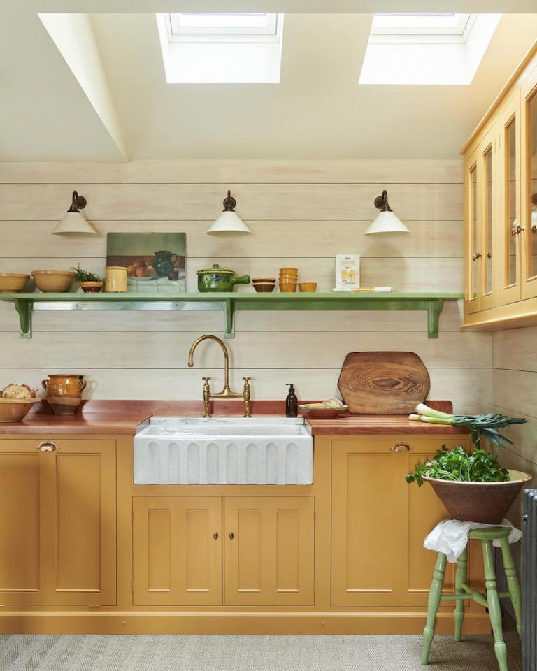 These are the 7 Trendiest Bold Colors to Paint your Kitchen, According ...