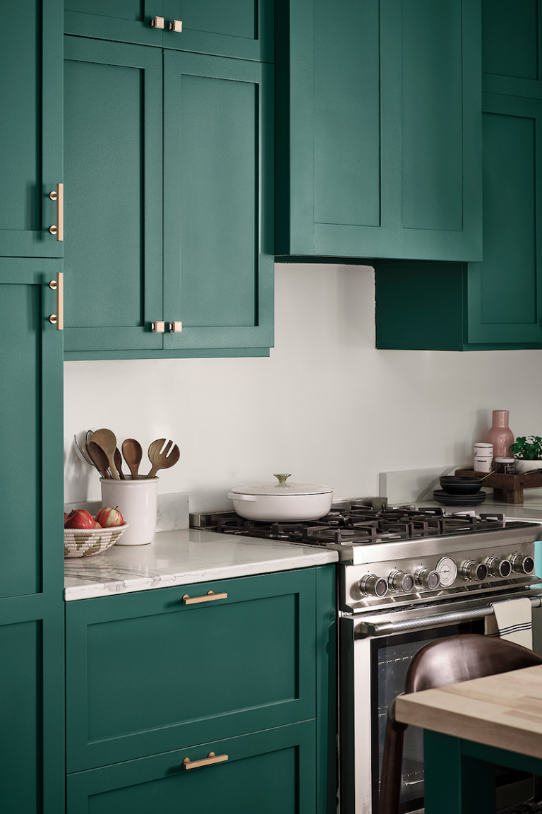 These are the 7 Trendiest Bold Colors to Paint your Kitchen, According ...
