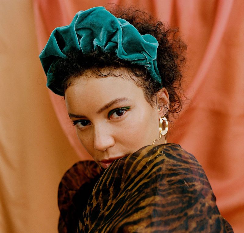5 Best Hair Accessories For Fall: Timeless and Classic