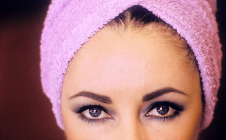5 of Elizabeth Taylor’s Most Iconic Beauty Secrets