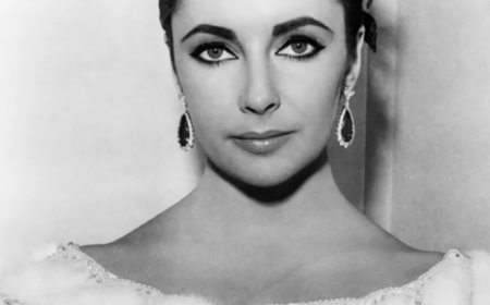 5 of Elizabeth Taylor’s Most Iconic Beauty Secrets